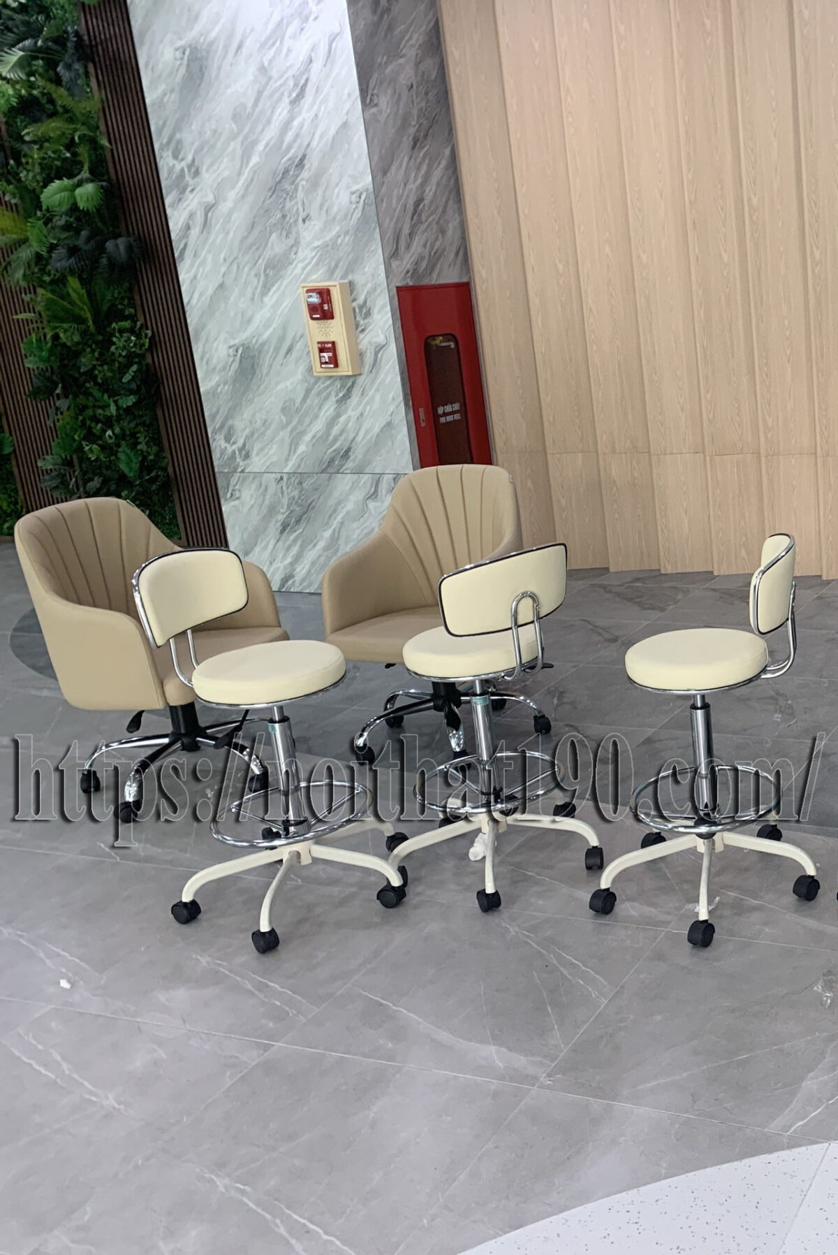 Hình ảnh thực tế ghế quầy bar chân sắt B231-S | Nội thất 190